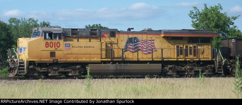 UP 8010, conductor's side view